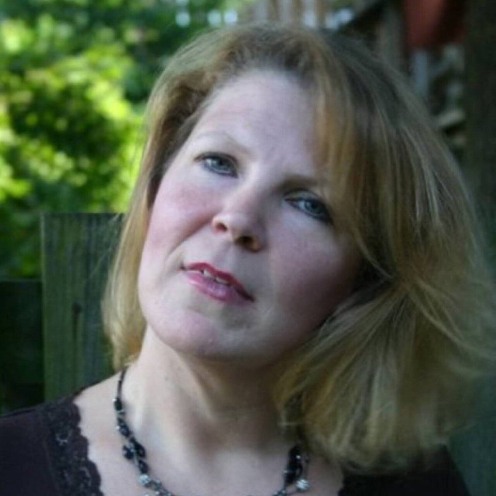 Elena Moscatt | HeyCollabs